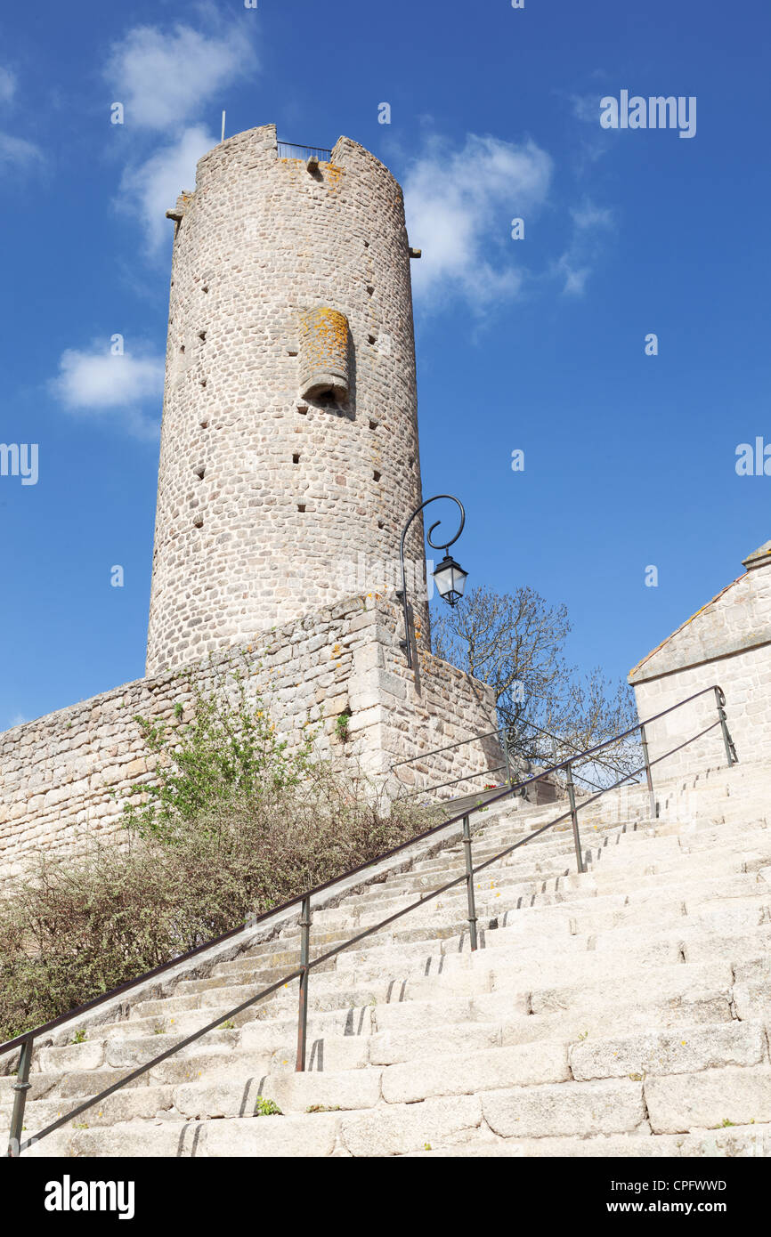 Round medieval tower hi-res stock photography and images - Alamy