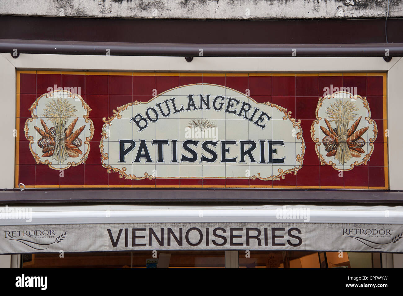 Paris patisserie hi-res stock photography and images - Alamy