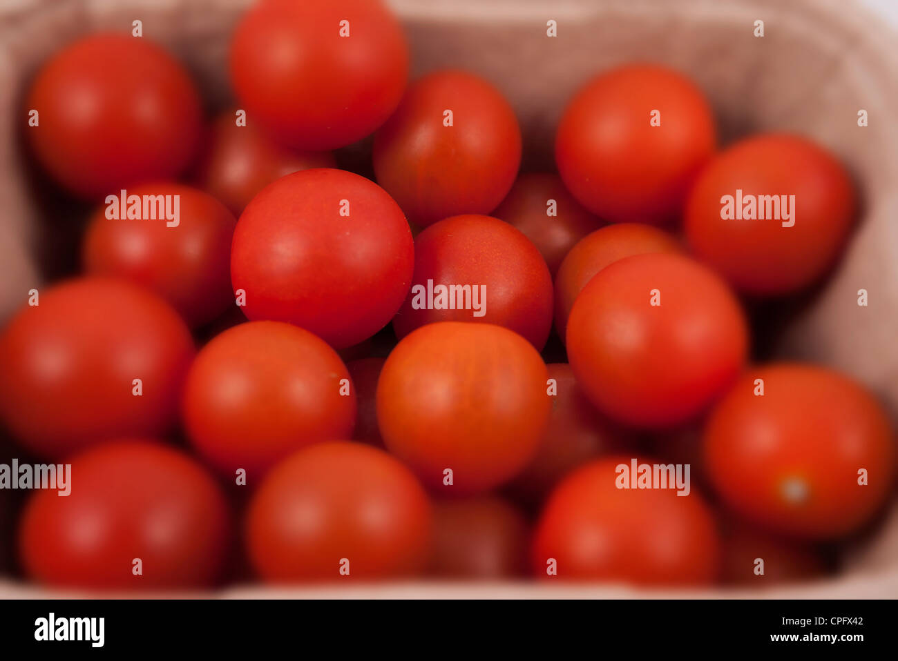 box of cherry tomatoes Stock Photo - Alamy