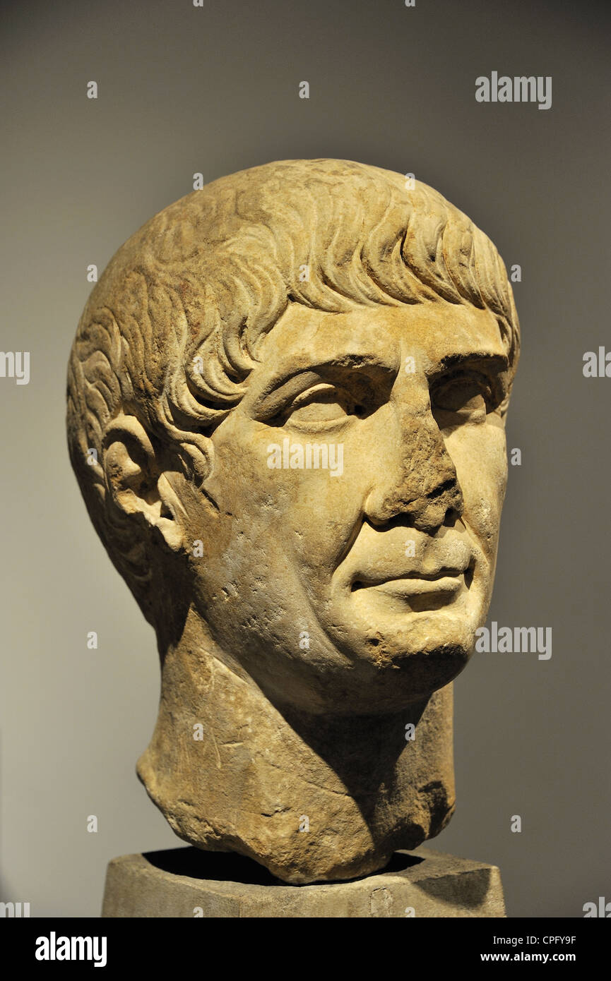 Emperor trajan 117 hi-res stock photography and images - Alamy