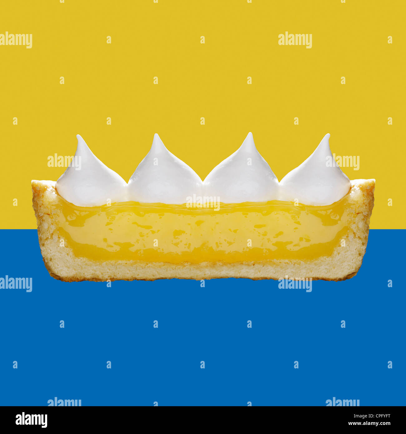 Lemon Meringue Pie, cross section showing the layers Stock Photo - Alamy