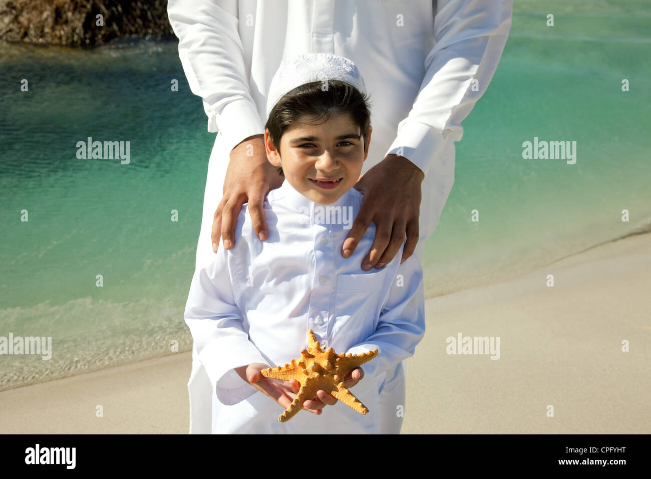 Kuwaiti father son hi-res stock photography and images - Alamy