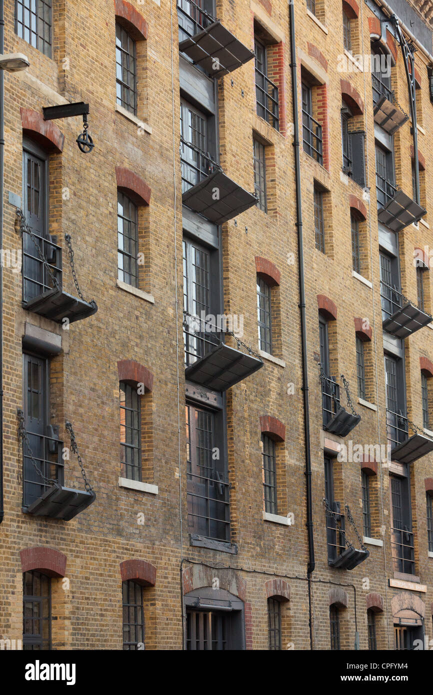 Old wharf warehouse wapping hi-res stock photography and images - Alamy