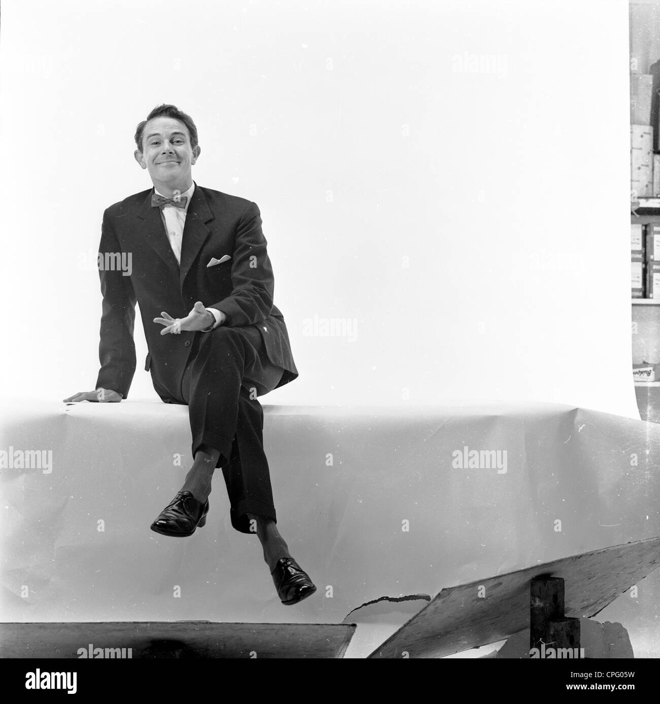 Man male white screen studio advert 60s hi-res stock photography and ...