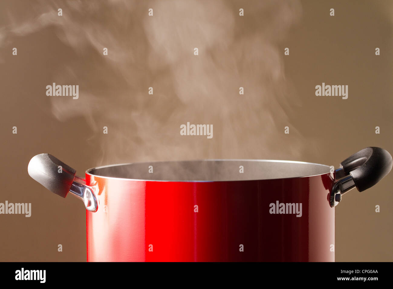 Pan steamed hi-res stock photography and images - Alamy
