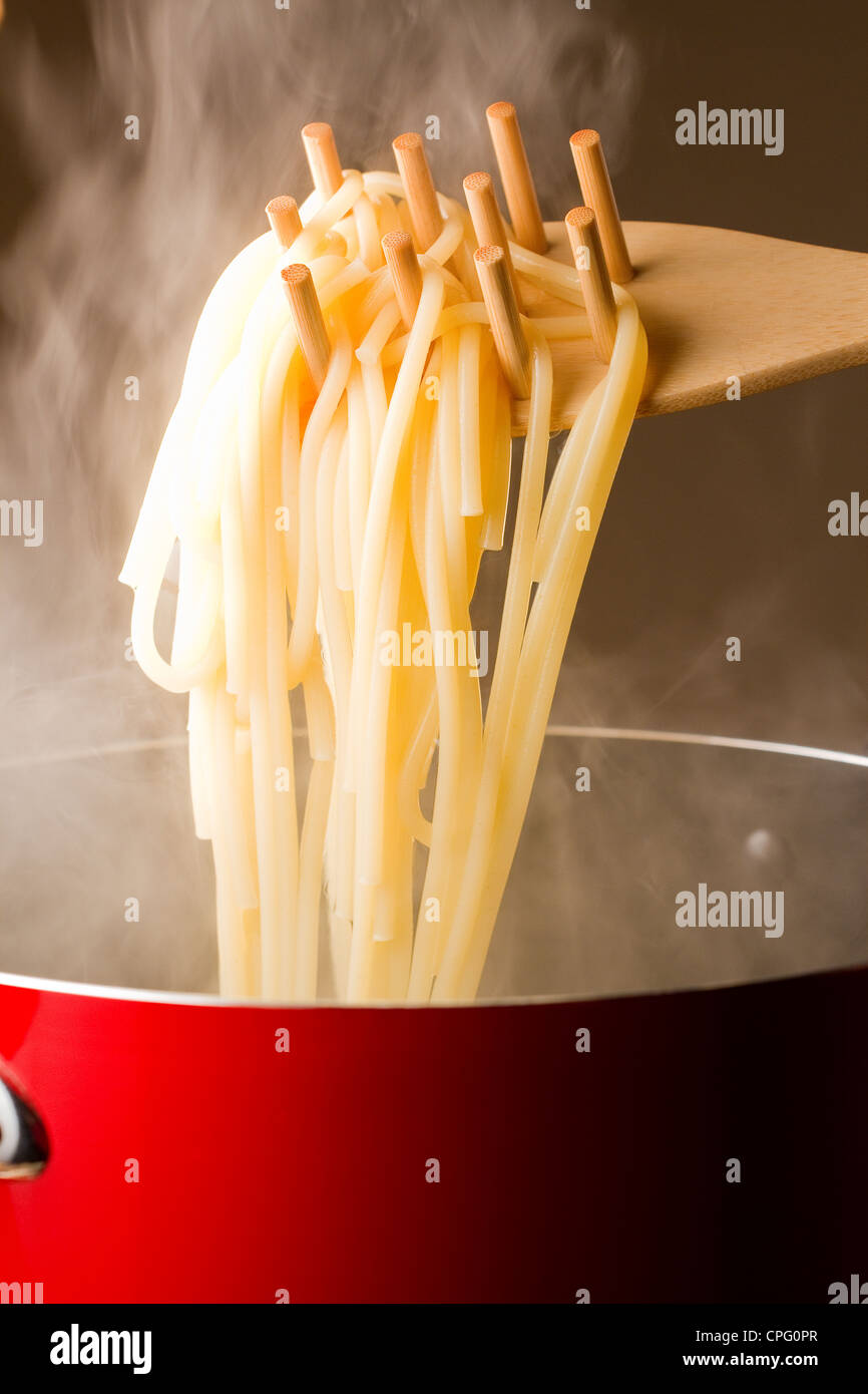 Spaghetti image hi-res stock photography and images - Alamy