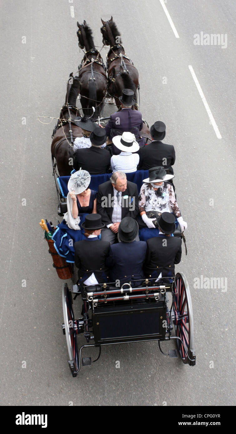 Elegant horse drawn carriage hi-res stock photography and images - Alamy
