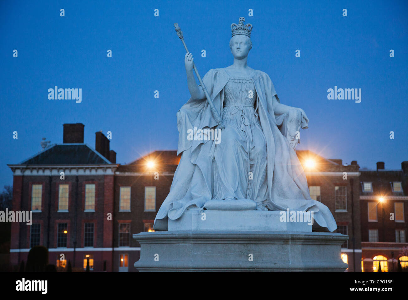 England, London, Kensington, Queen Victoria Statue and Kensington ...