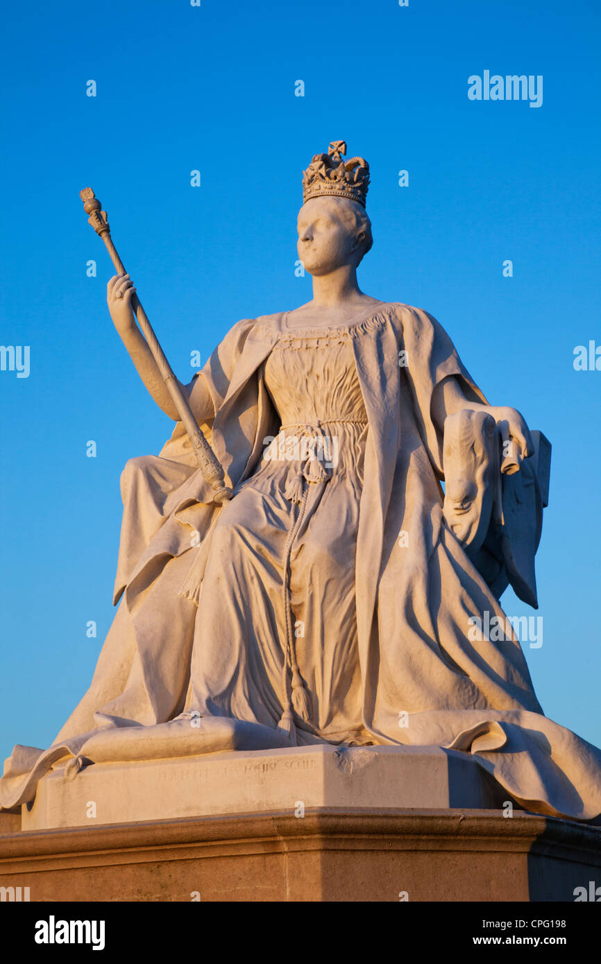 Kensington palace queen victoria hi-res stock photography and images ...