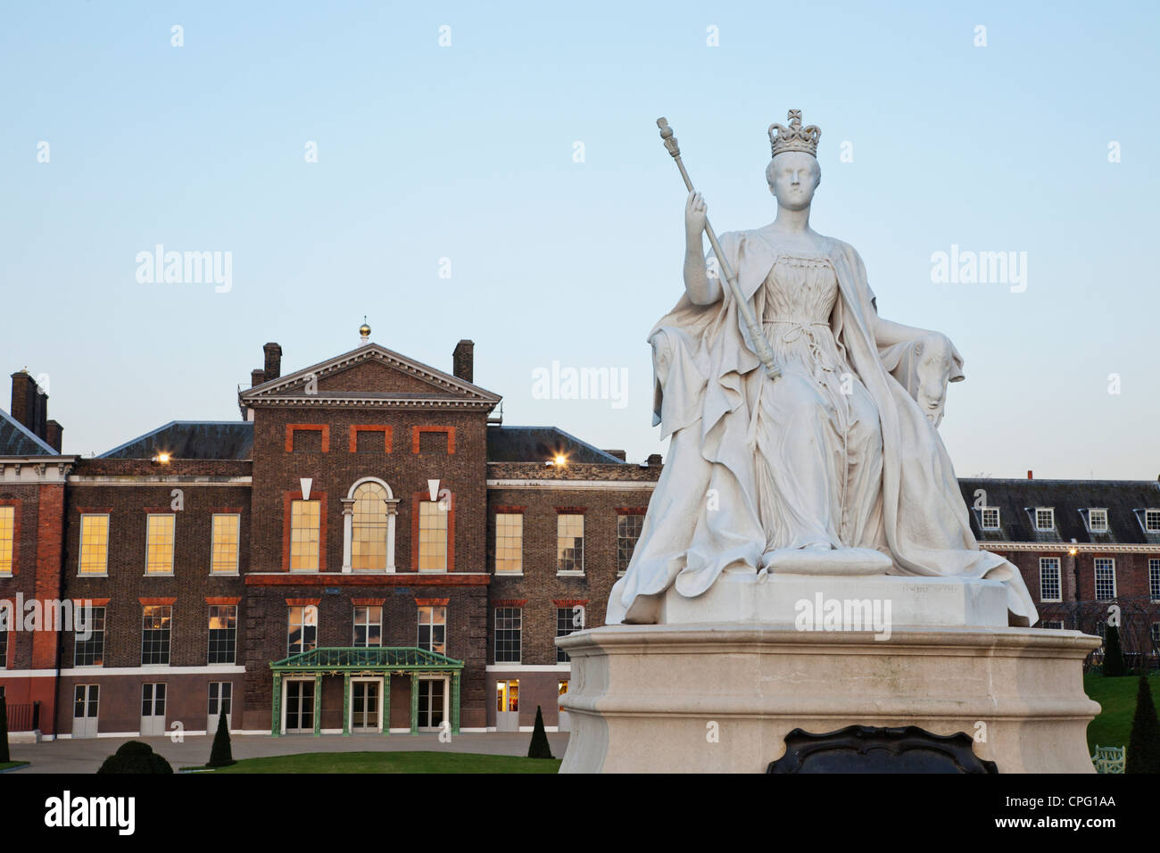 England, London, Kensington, Queen Victoria Statue and Kensington ...