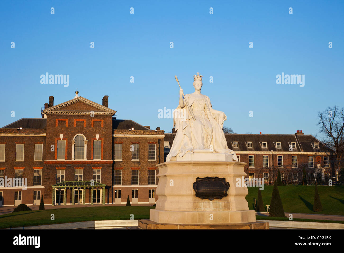 England, London, Kensington, Queen Victoria Statue and Kensington ...