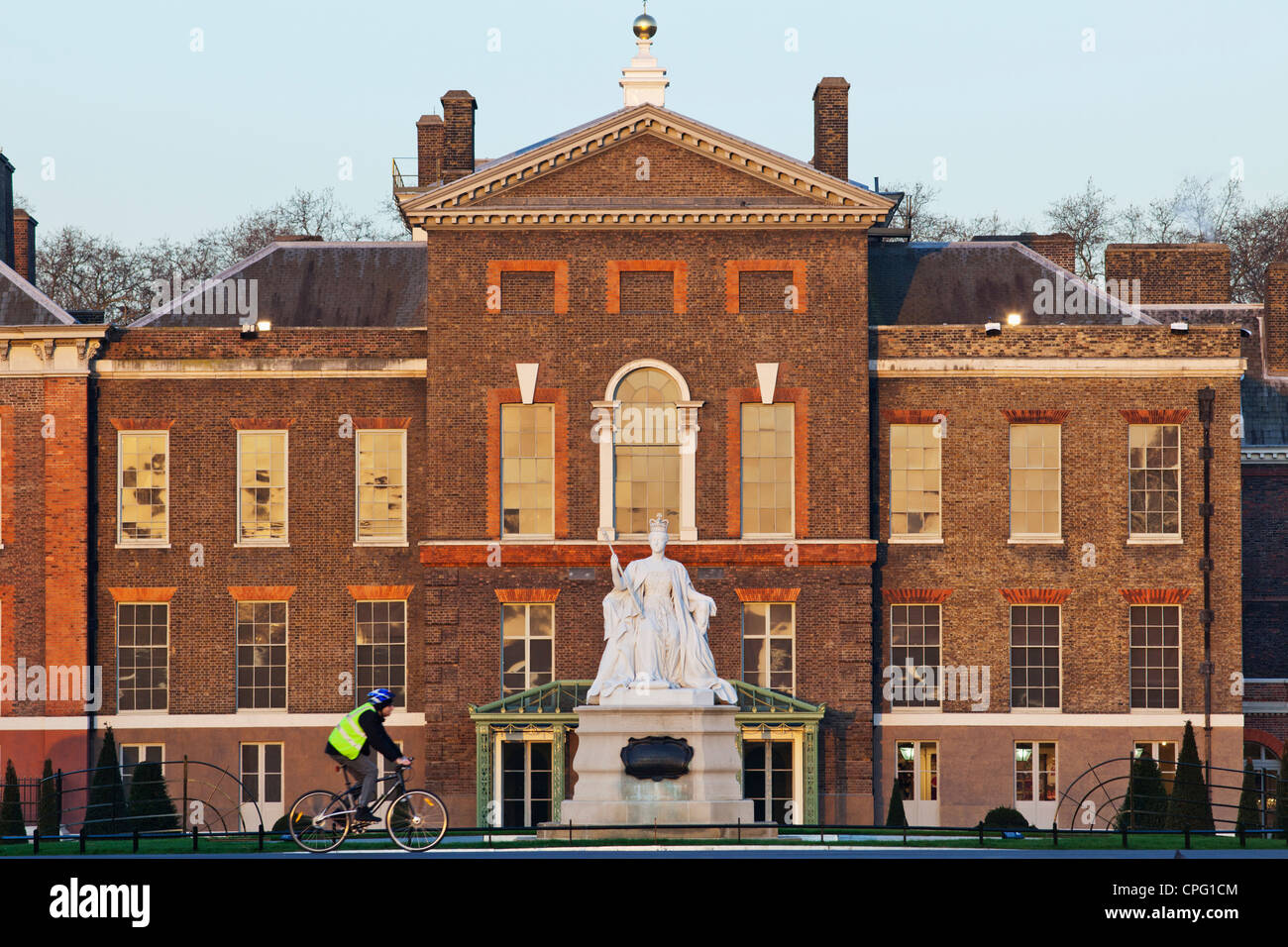 Kensington palace queen victoria hi-res stock photography and images ...