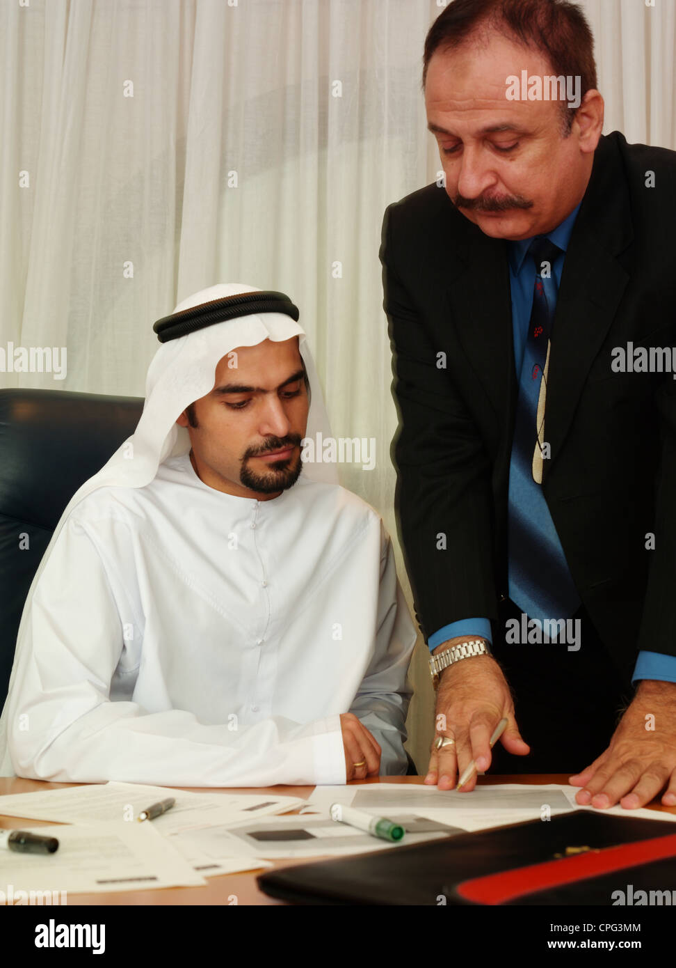 Two foreign people talking hi-res stock photography and images - Alamy