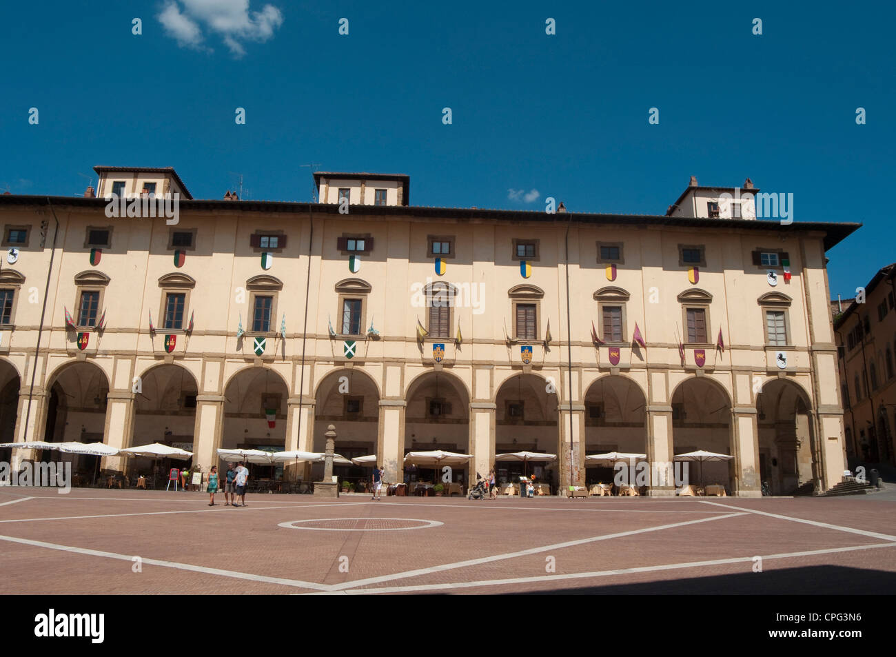 Italy, Tuscany, Arezzo, Piazza Grande Square, Loggia del Vasari Stock ...