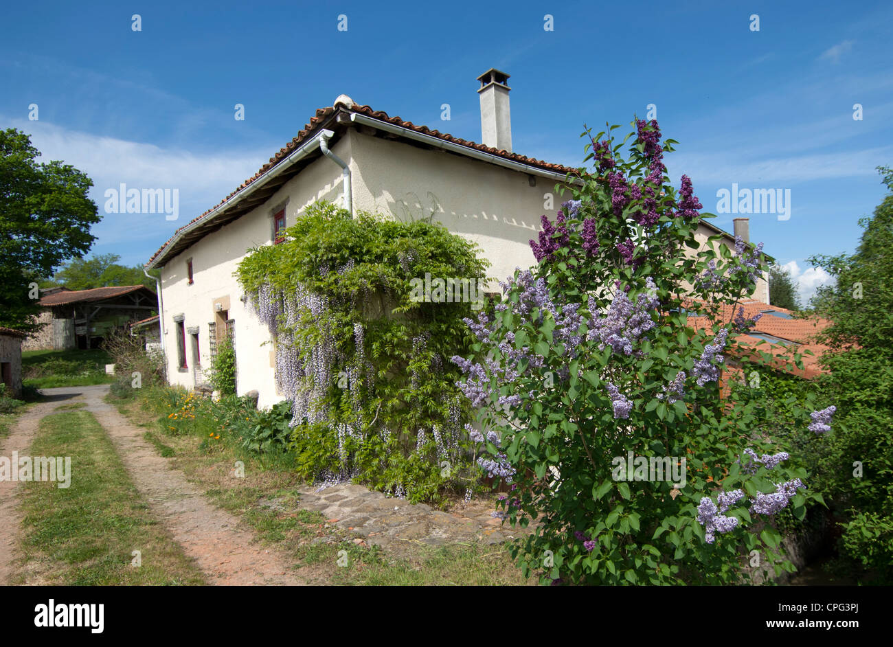 French farmhouse hi-res stock photography and images - Alamy