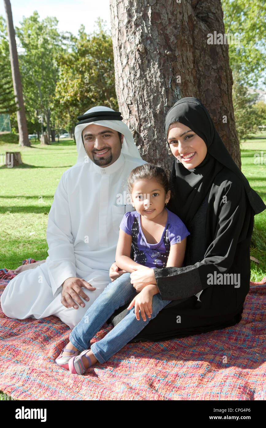 Qatari man with child hi-res stock photography and images - Alamy