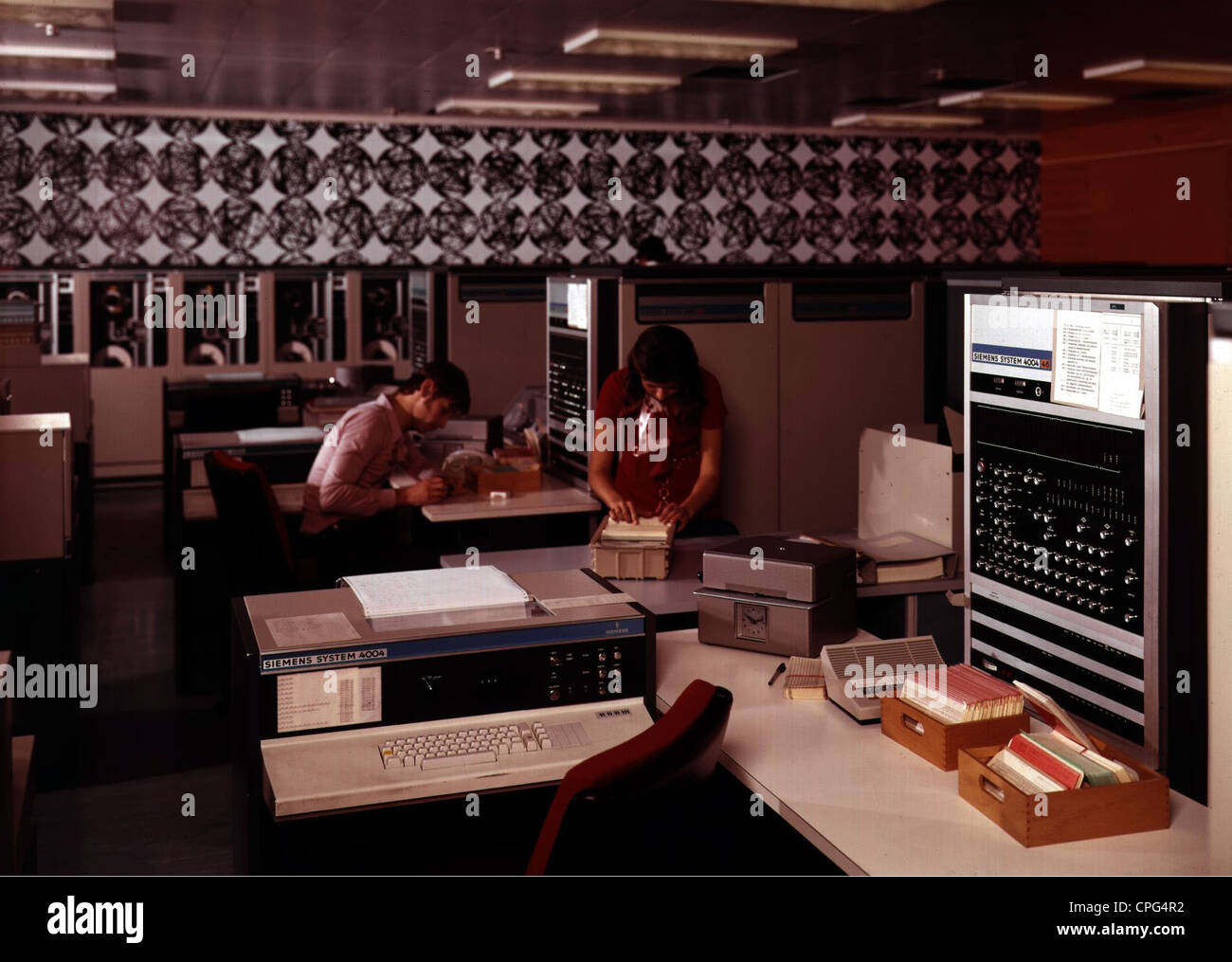 Computer 1960s hi-res stock photography and images - Alamy