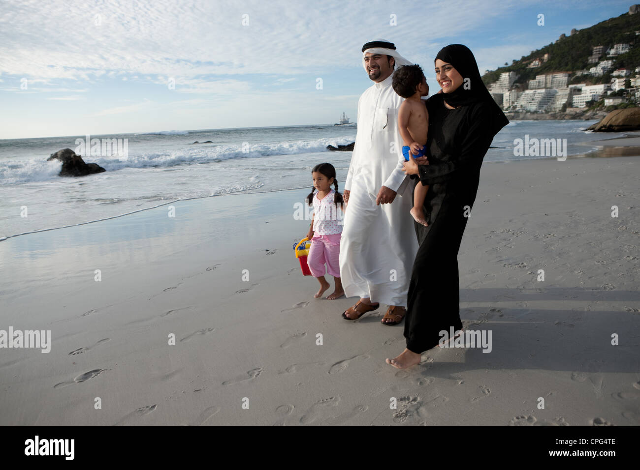 Qatari man with his son hi-res stock photography and images - Alamy