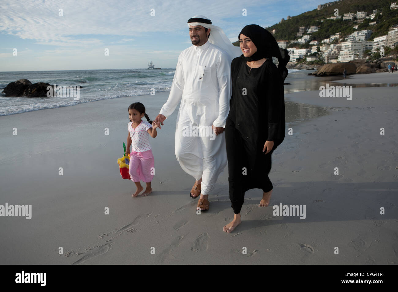 Qatari Man With Child High Resolution Stock Photography and Images - Alamy