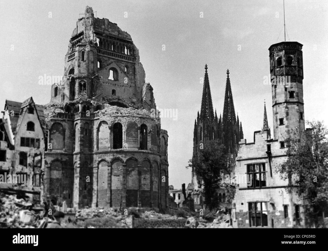 post war period, destroyed cities, Germany, Cologne, fish market ...