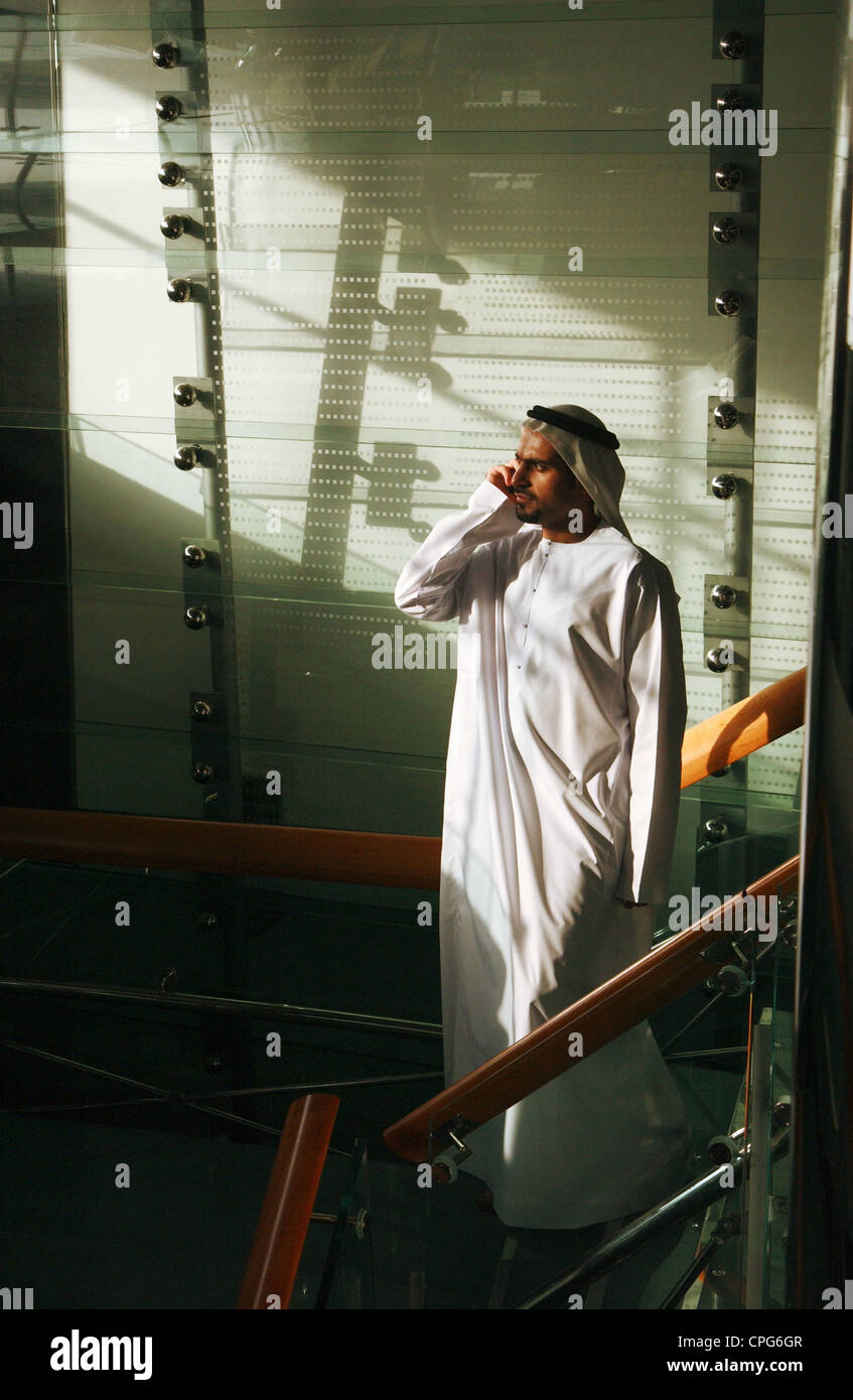 Mobile phone on dash hi-res stock photography and images - Alamy