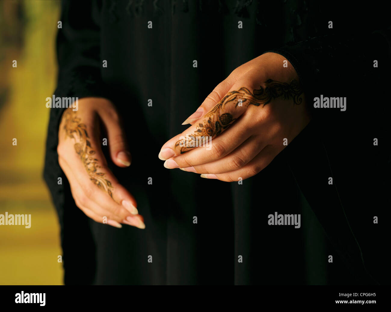 Hands with henna Stock Photo - Alamy