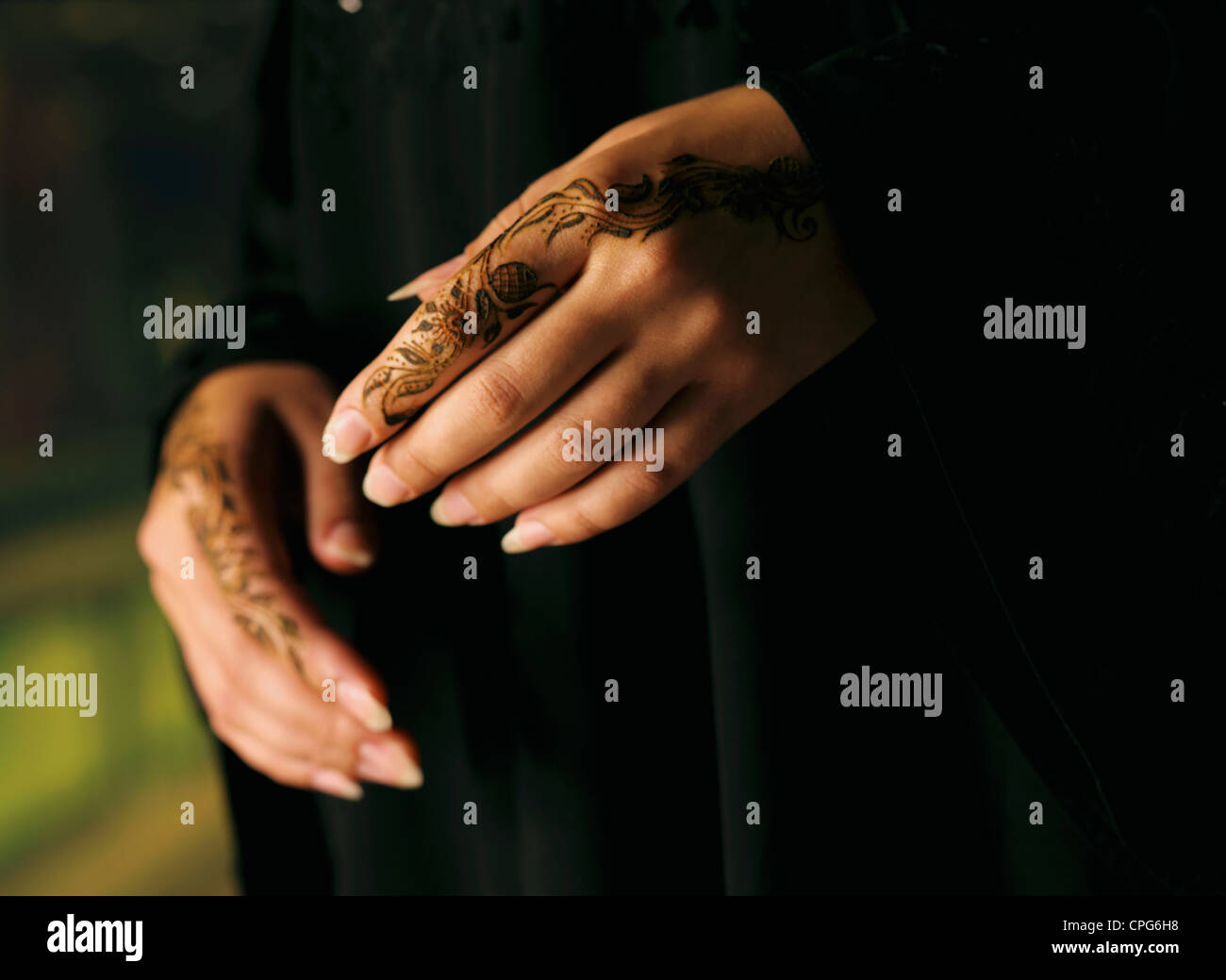 Hands with henna Stock Photo - Alamy