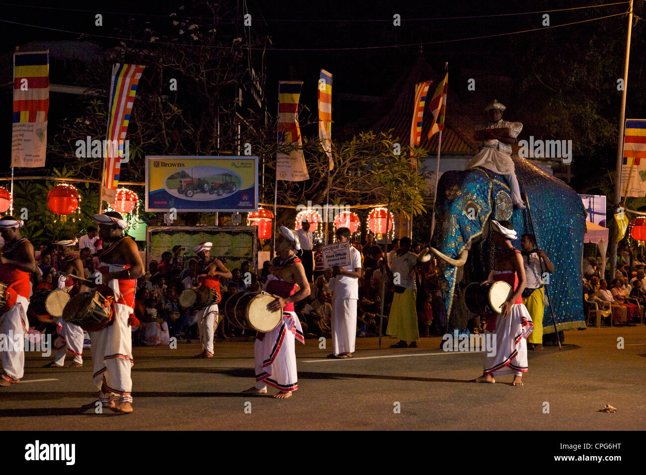 Colombo perahera hi-res stock photography and images - Alamy