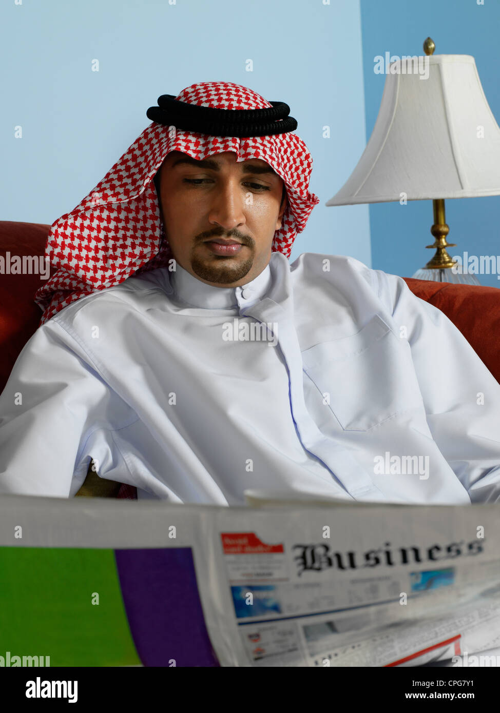 Saudi men reading hi-res stock photography and images - Alamy