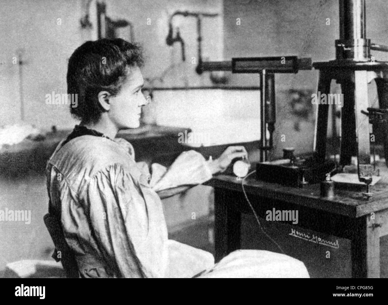 Marie curie in lab hi-res stock photography and images - Alamy