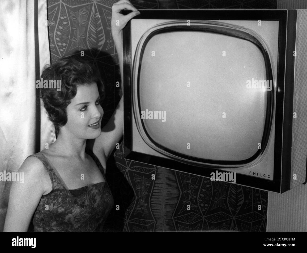 Home entertainment 1950s britain hi-res stock photography and images ...