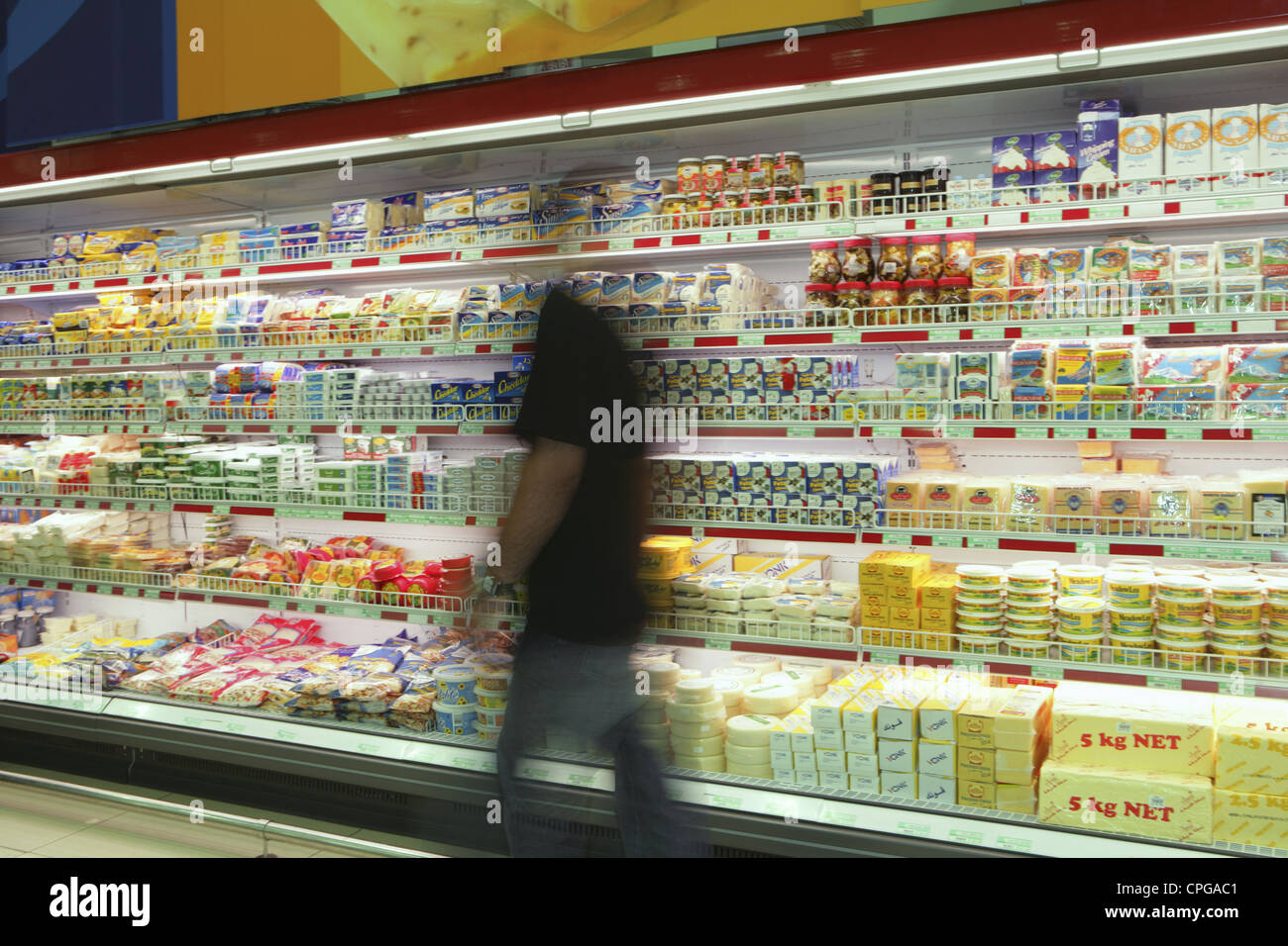 People inside the Supermarket Stock Photo - Alamy