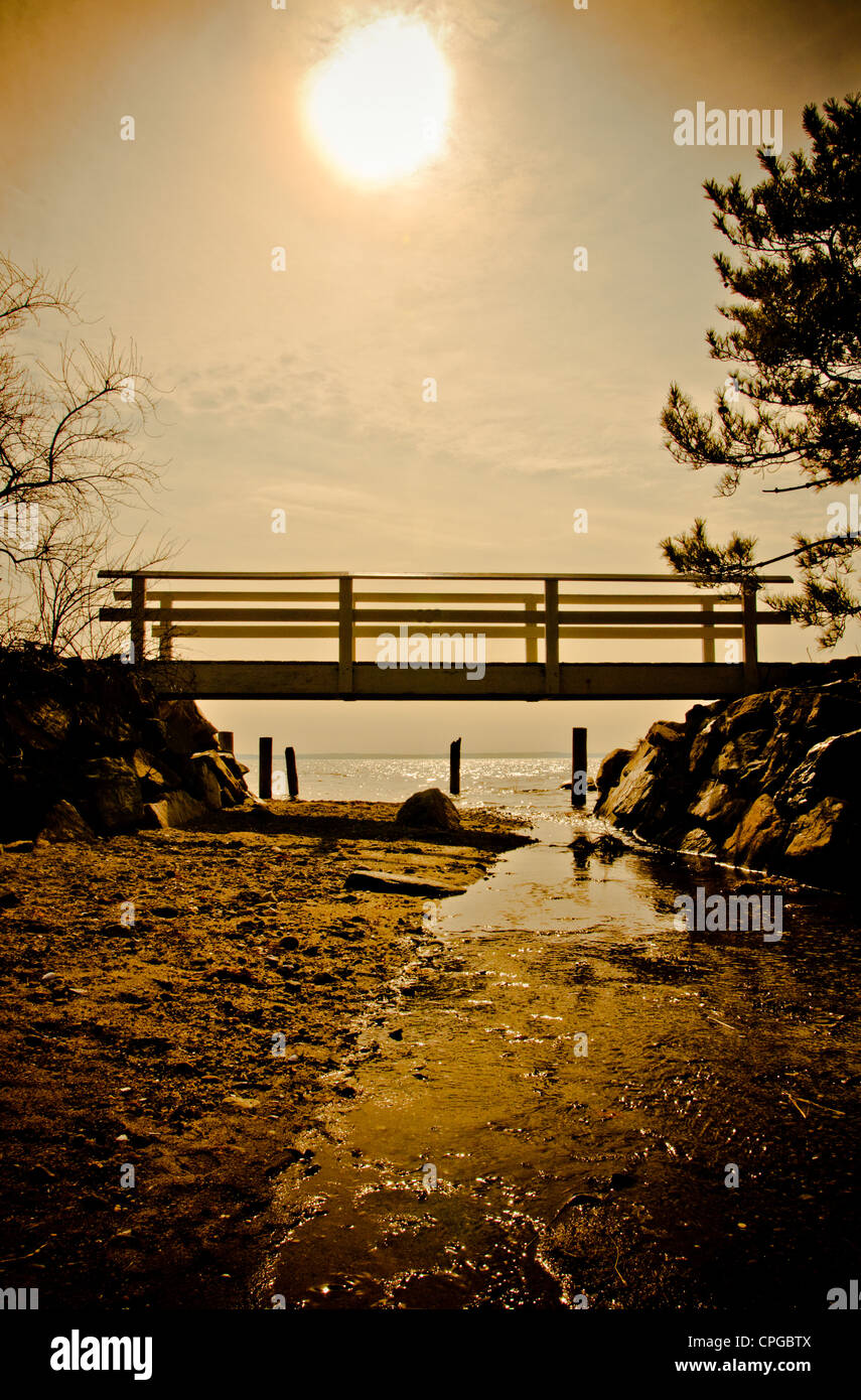 Time zone bridge hi-res stock photography and images - Alamy