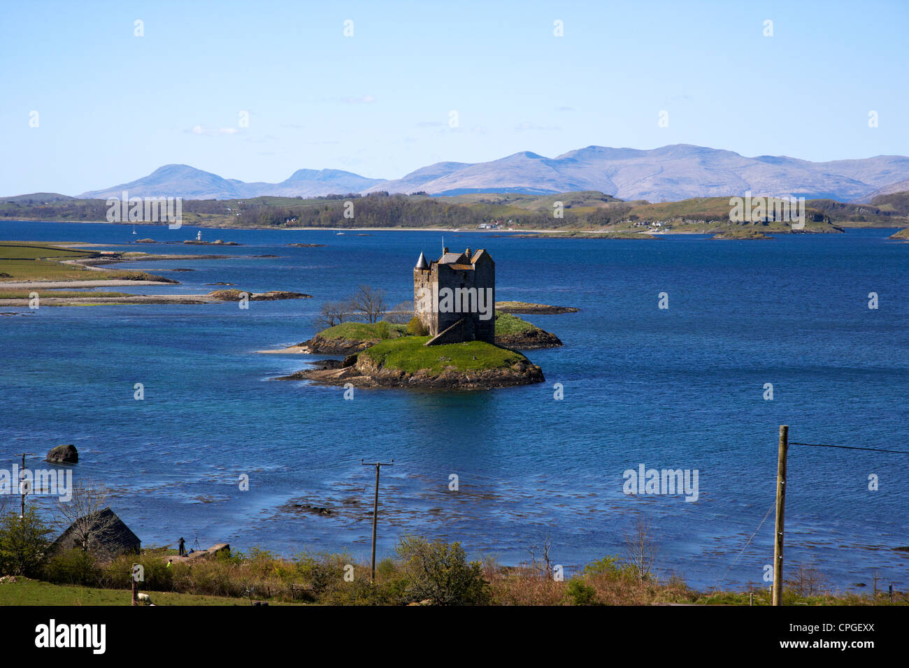castle stalker tower house keep scottish castle in loch laich loch ...