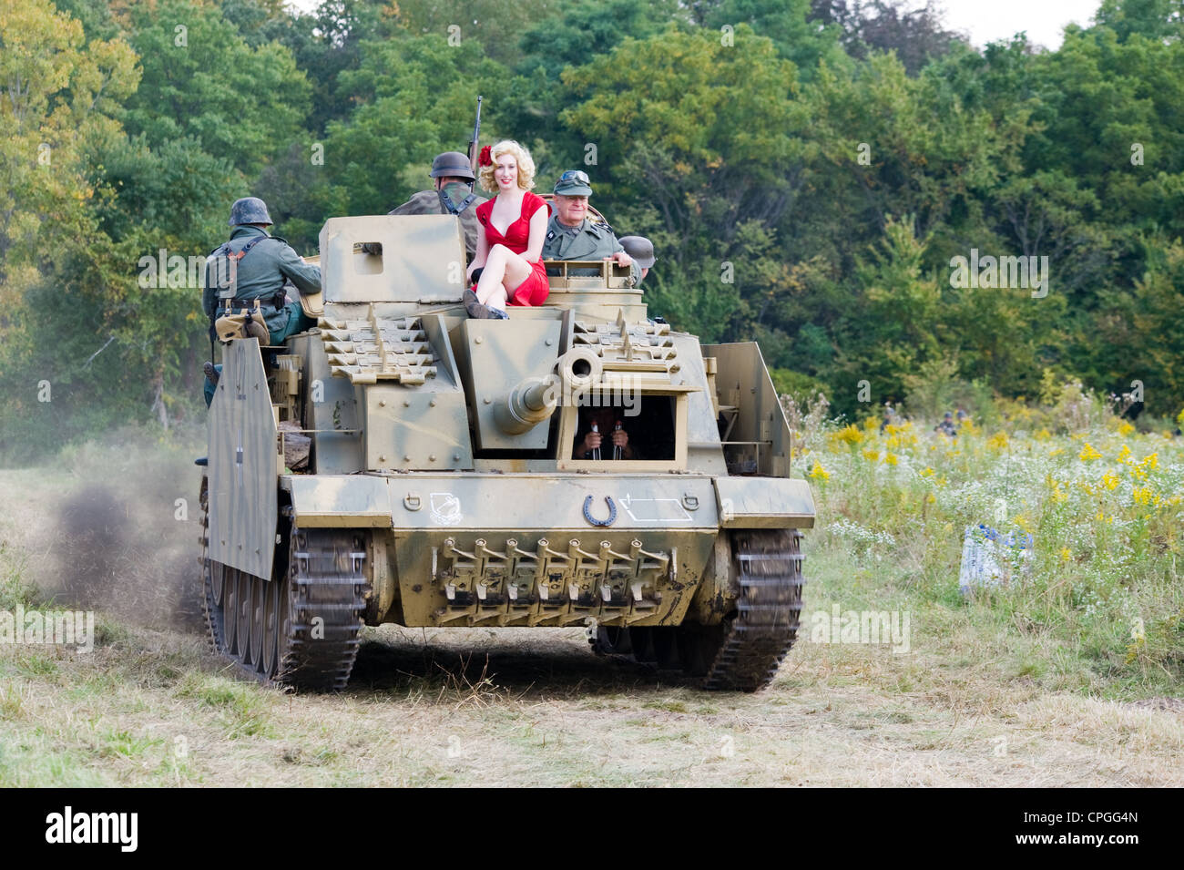 Tank ww2 woman hi-res stock photography and images - Alamy