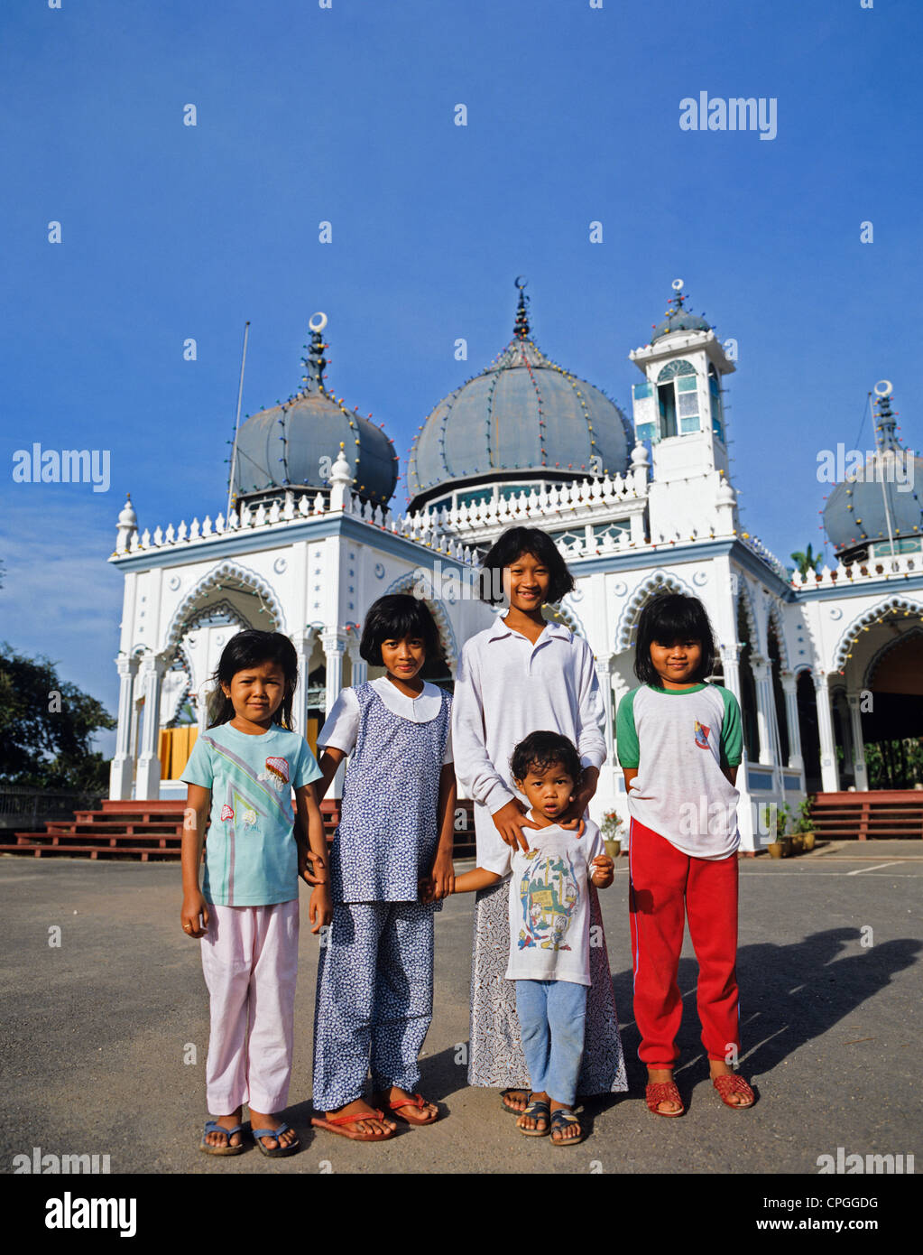 Zahir Mosque with children. Kedah State, Malaysia Stock Photo - Alamy