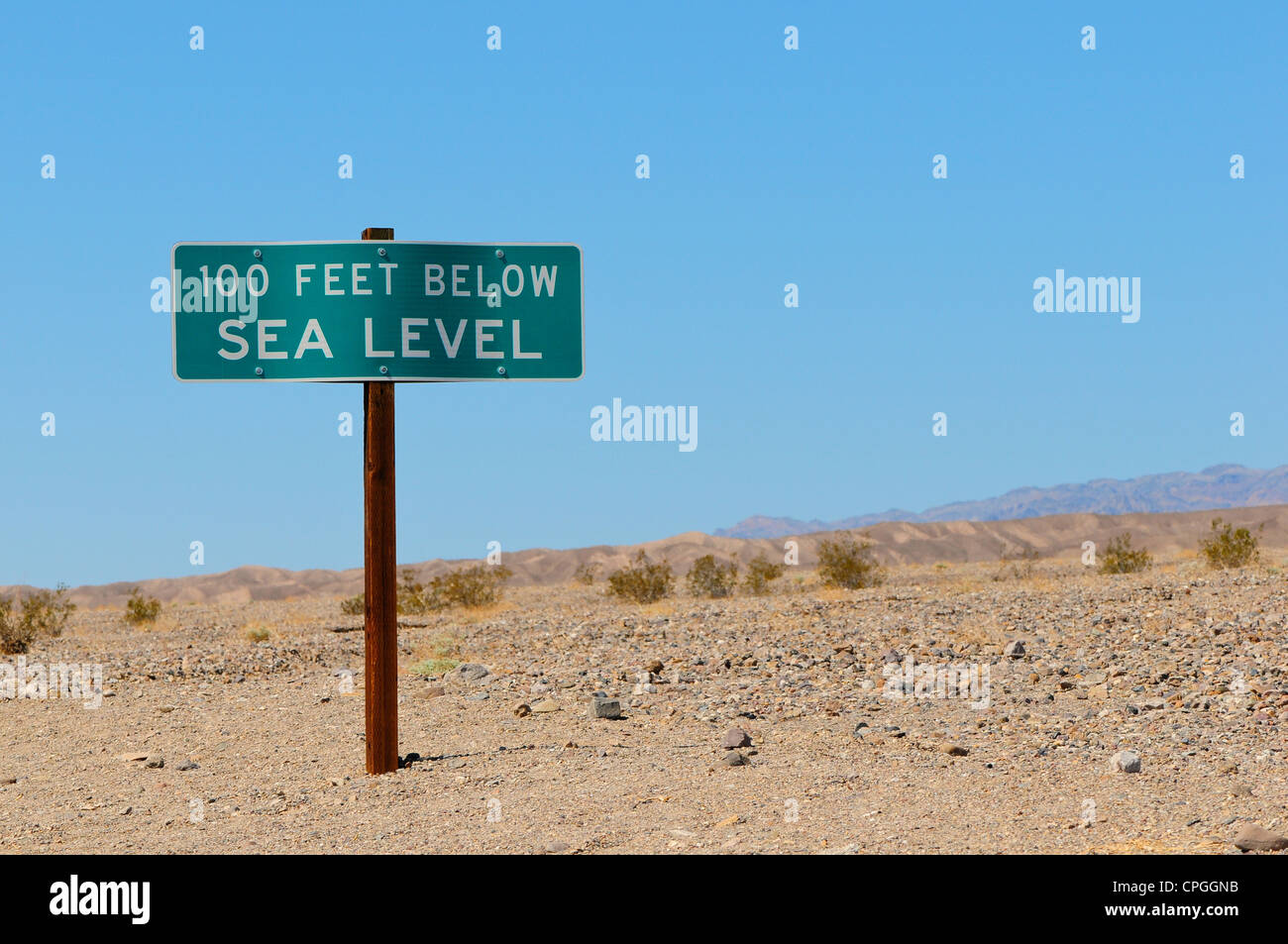 Sea level sign hi-res stock photography and images - Alamy