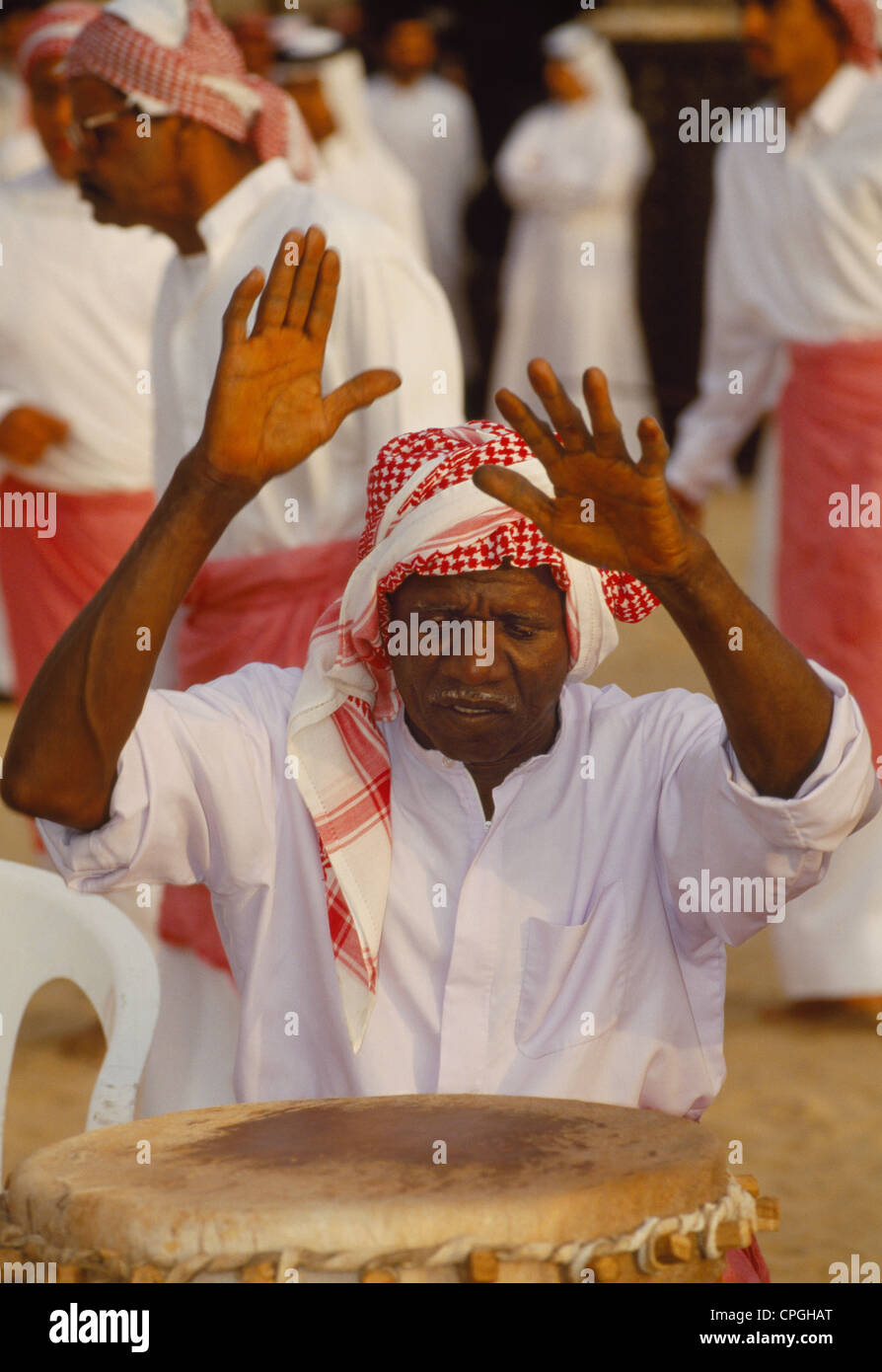 Old Arab Man play the drums Stock Photo - Alamy