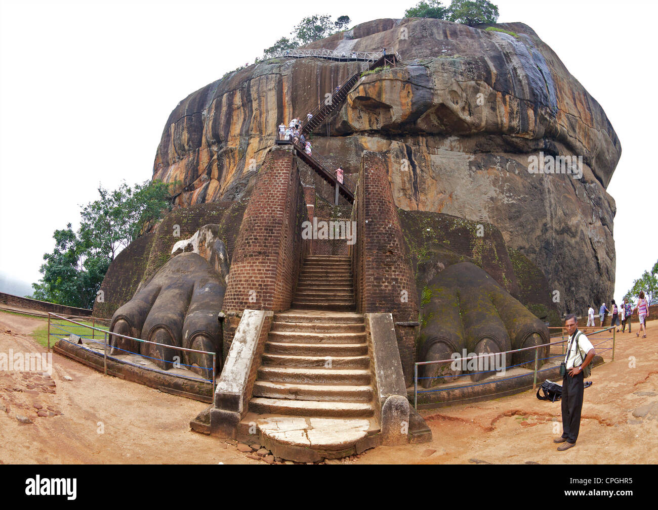 Sigiriya lions gate hi-res stock photography and images - Alamy