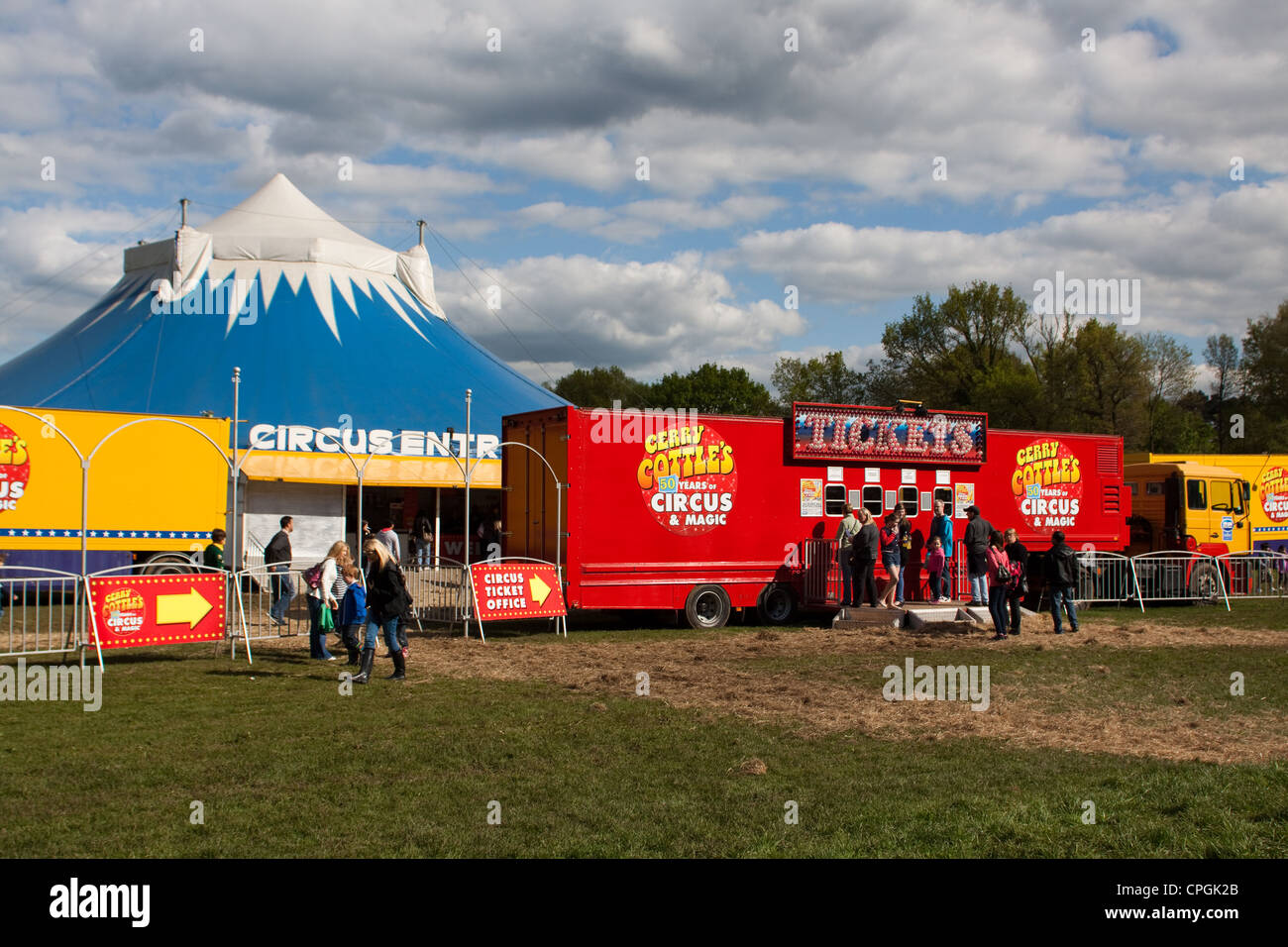 Gerry cottle's circus hi-res stock photography and images - Alamy