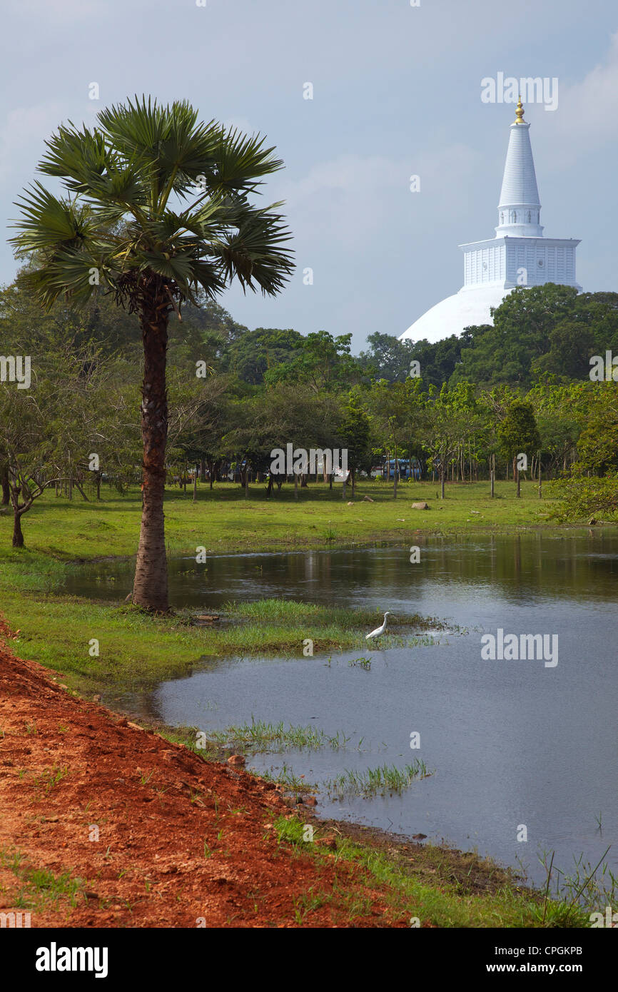 Ruwanweliseya, Maha Thupa, or Great Stupa, UNESCO World Heritage Site ...