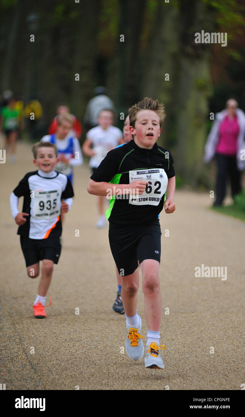 Running race hi-res stock photography and images - Alamy