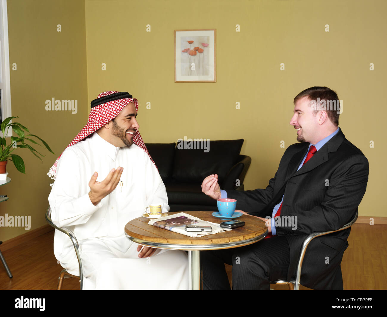 Saudi arab men in meeting hi-res stock photography and images - Alamy