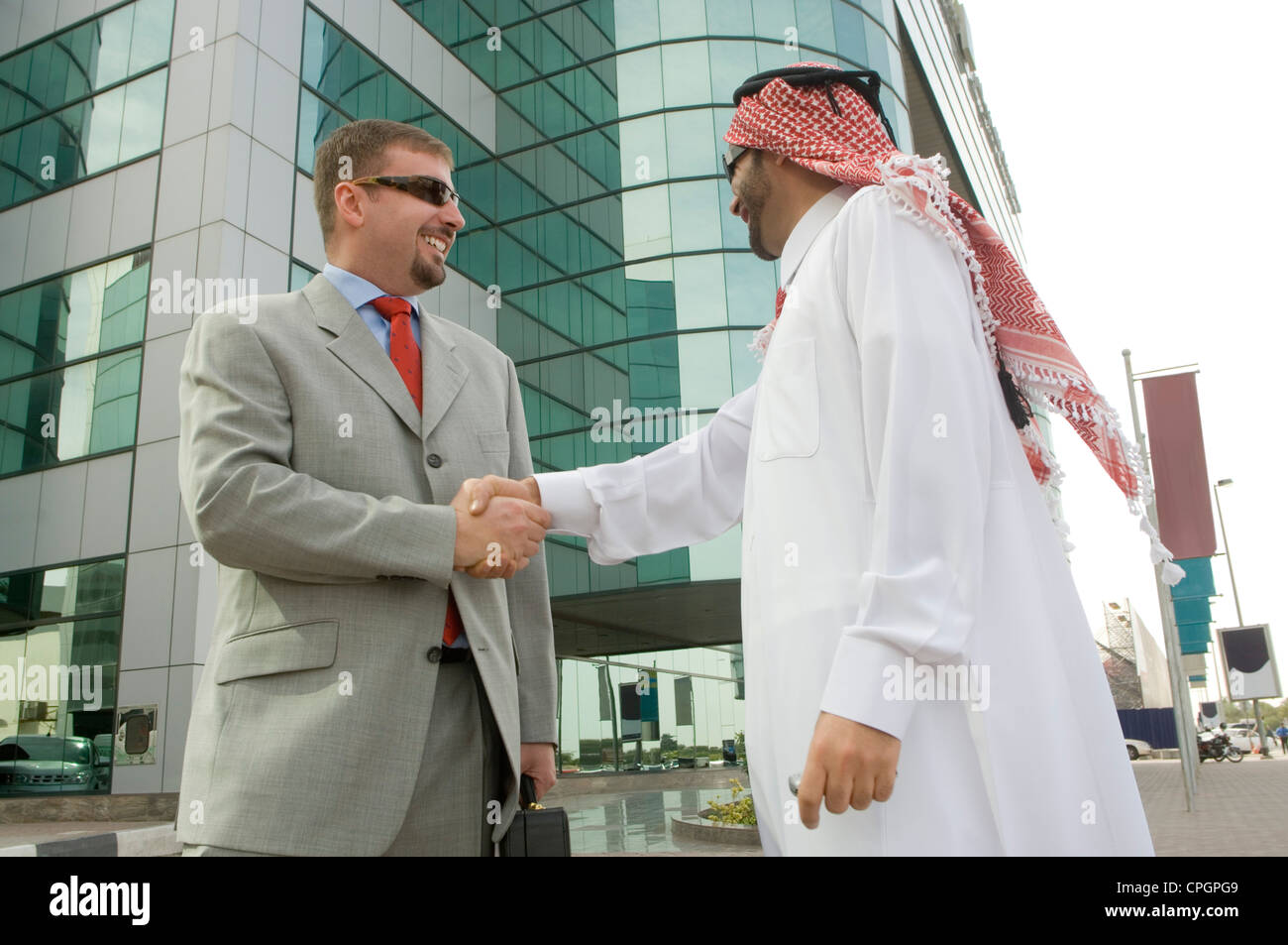 Qatari business men hi-res stock photography and images - Alamy