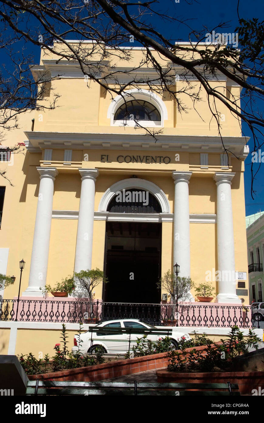 PUERTO RICO - SAN JUAN - The Old Town Del Cristo - the El Convento ...
