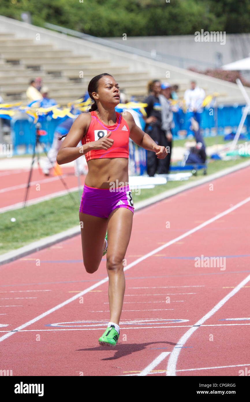 Running finish hi-res stock photography and images - Alamy