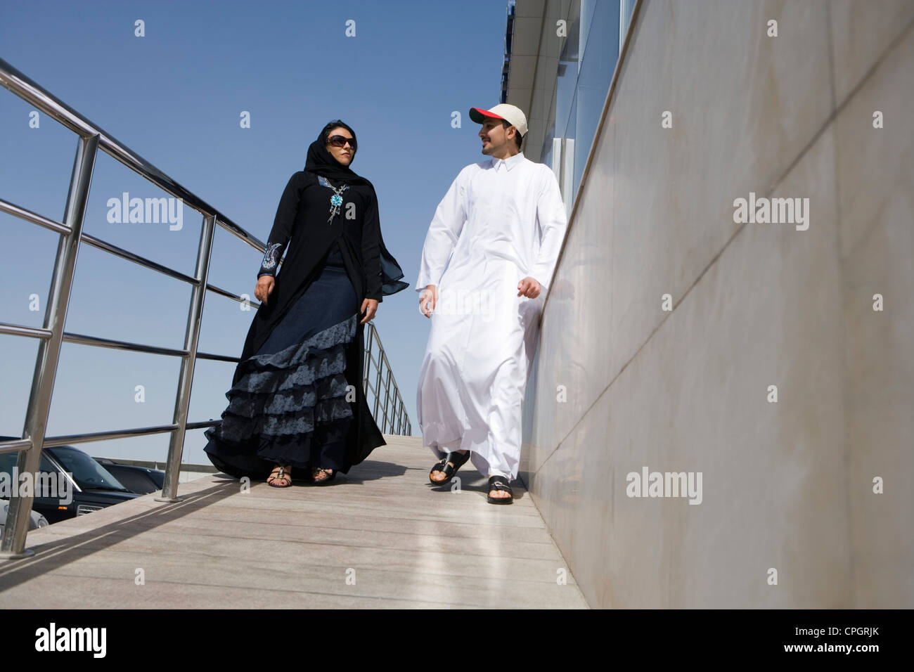 Qatari man and woman hi-res stock photography and images - Alamy