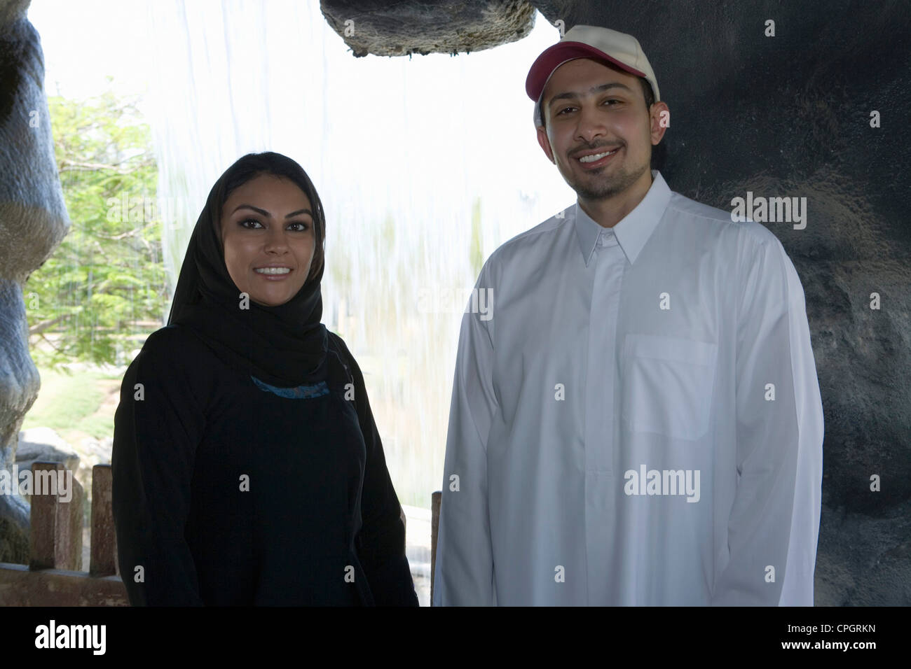 Qatari man and woman hi-res stock photography and images - Alamy