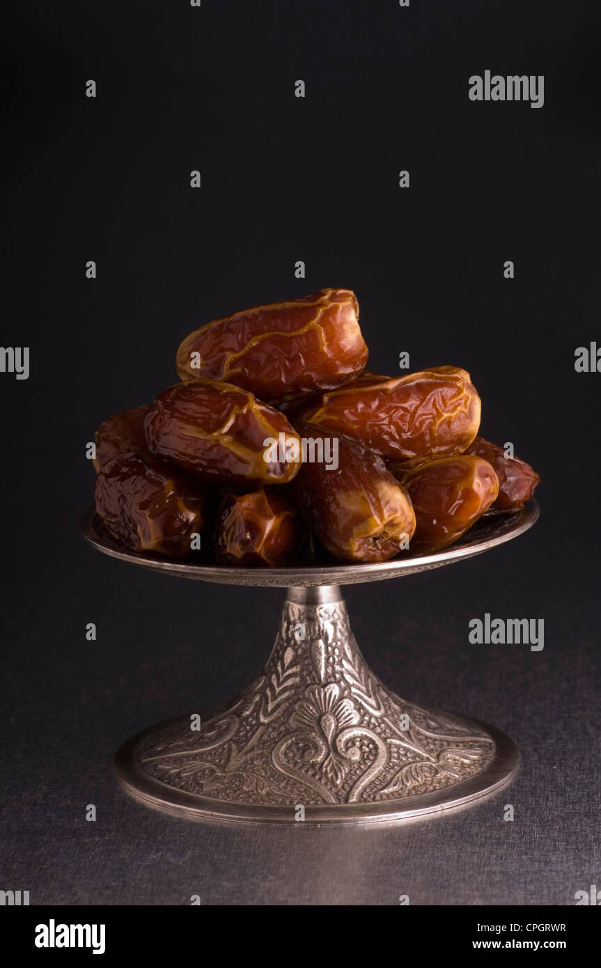 Vertical shot dates fruits hi-res stock photography and images - Alamy