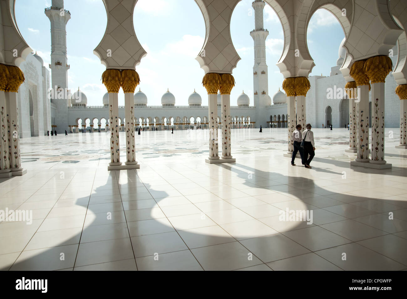 Columns and arch of Sheikh Zayed mosque, Abu Dhabi, UAE Stock Photo - Alamy